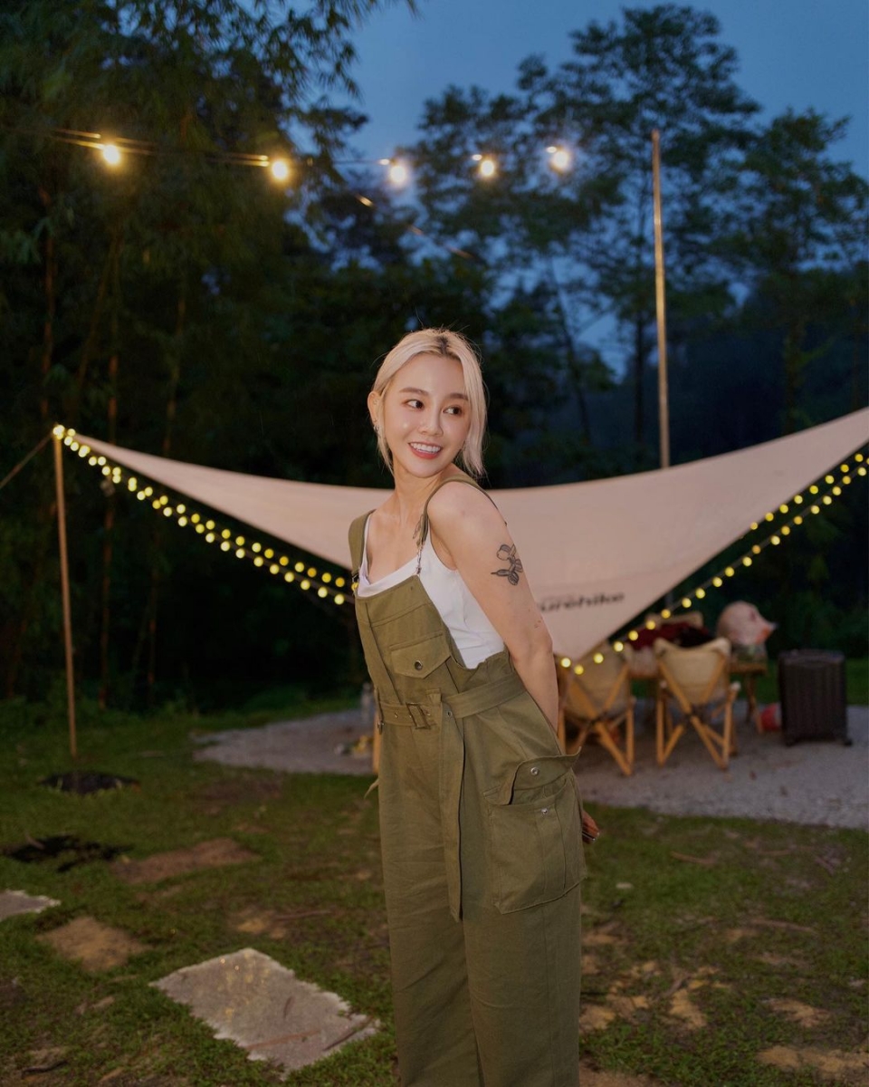 两人要在一起了 大马网红女神Michiyo晒和3P Kevin爬山照 网笑亏K 佬没有机会了