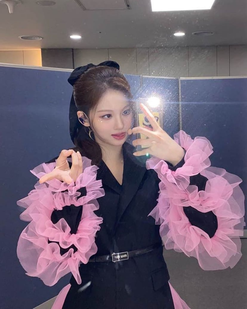 韩国爱豆拍照都在比的「Gyaru Peace」含义，别只会比手指爱心和普通的剪刀手～