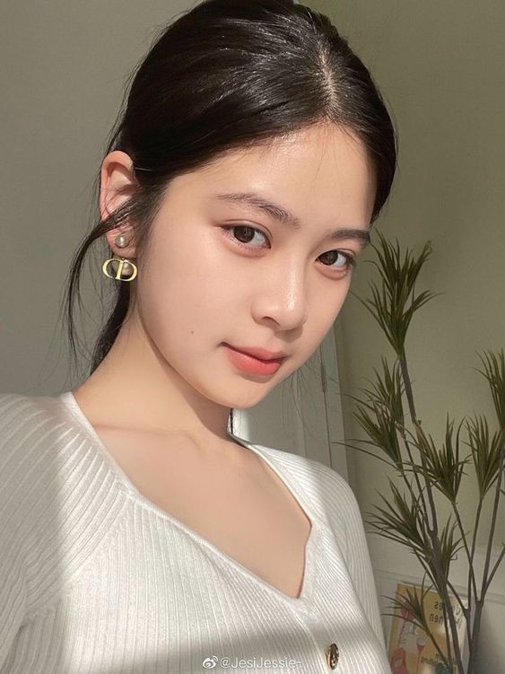 学会5个高效「淡化颈纹」日常习惯，养出嫩滑天鹅颈～