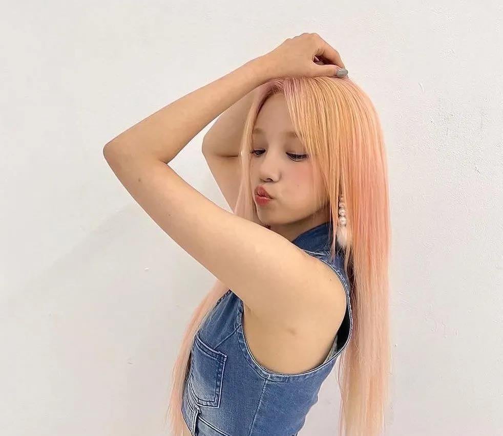 2024年度必染发色 TOP 7！Pantone 代表色「橘粉色」活力清新、仙女专属「薄藤粉紫」～