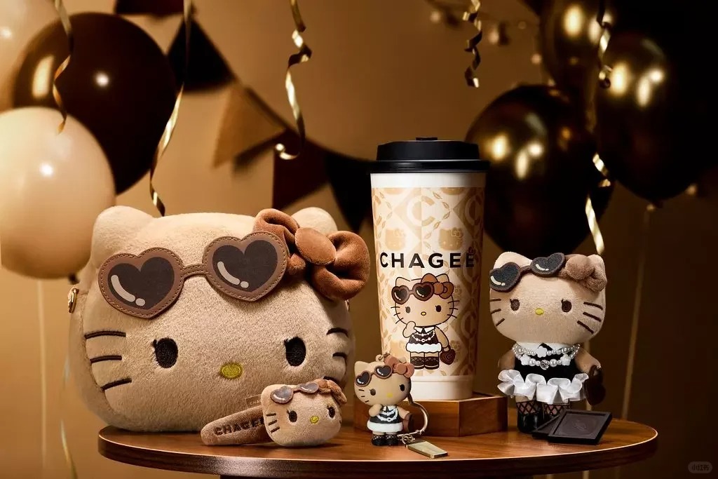 霸王茶姬xHello Kitty官宣！最新周边/新品可可乌龙+Menu推荐